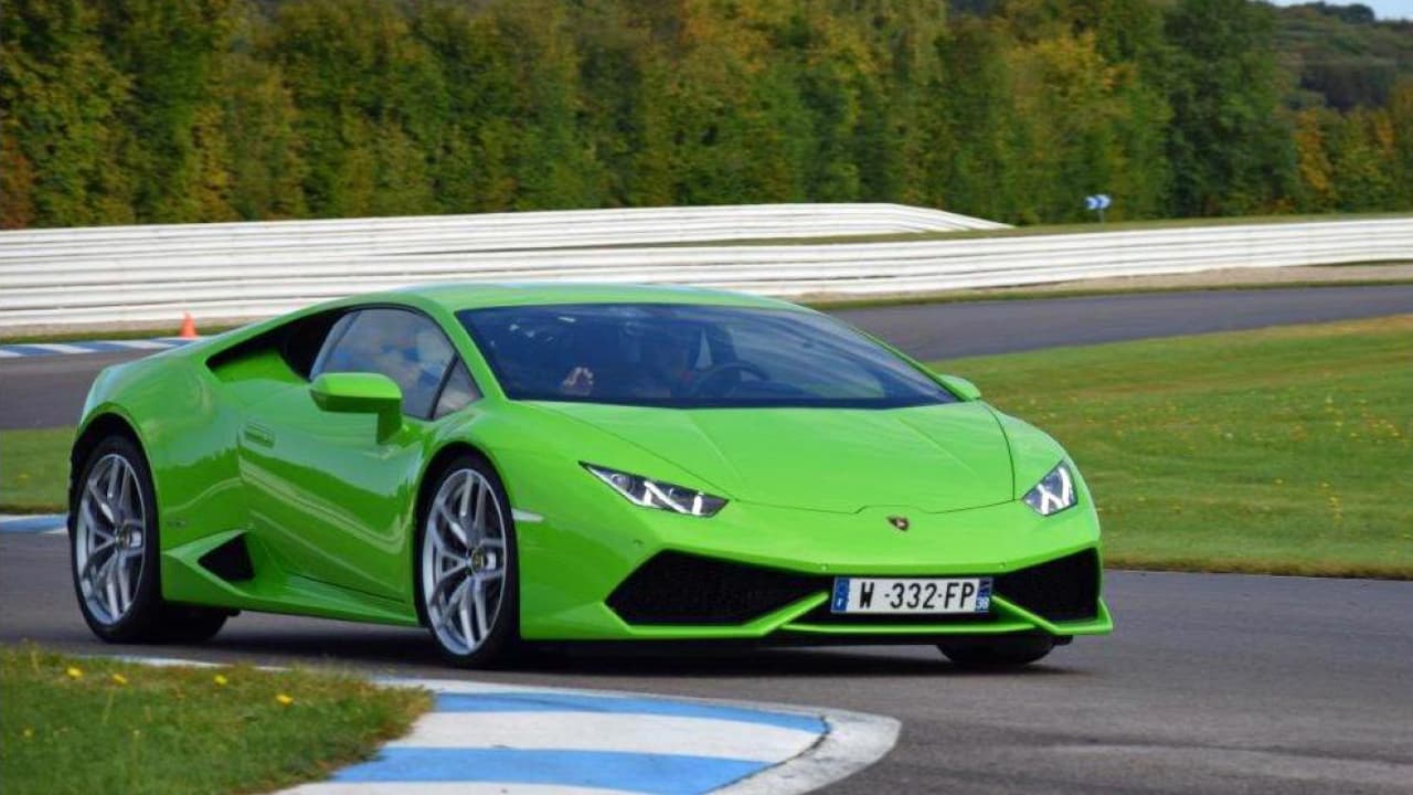 3 Sportautos fahren - 9 Runden auf der Rennstrecke