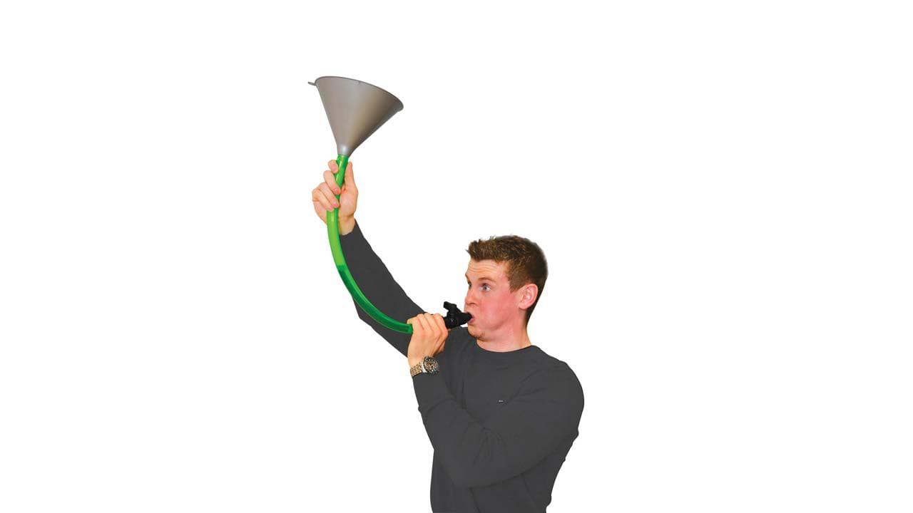 Bier Bong Trichter - mit Schlauch 1