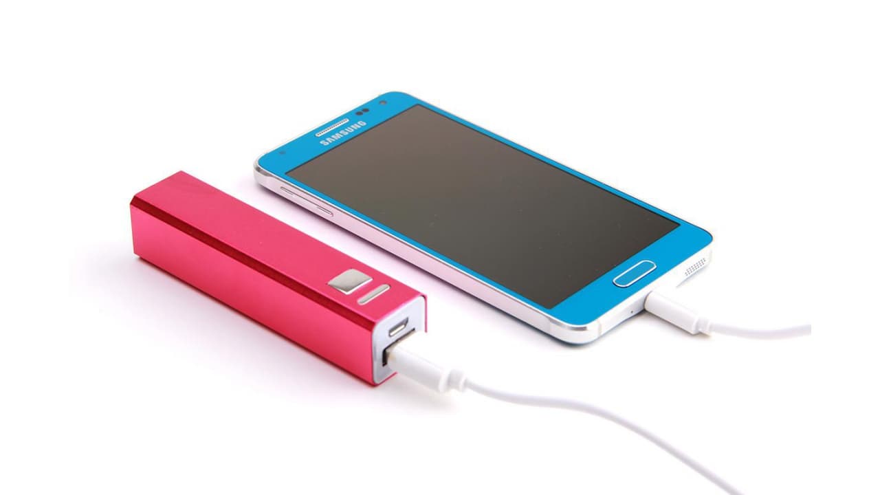 Powerbank für Smartphone - und USB-Geräte - Pink